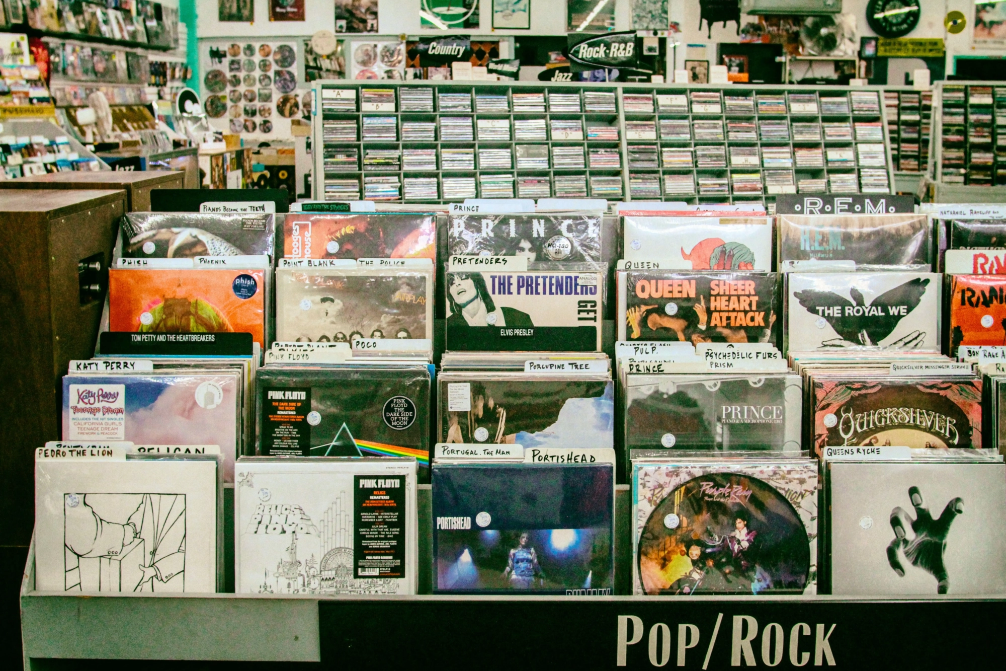 14 lojas de discos em São Paulo para conhecer