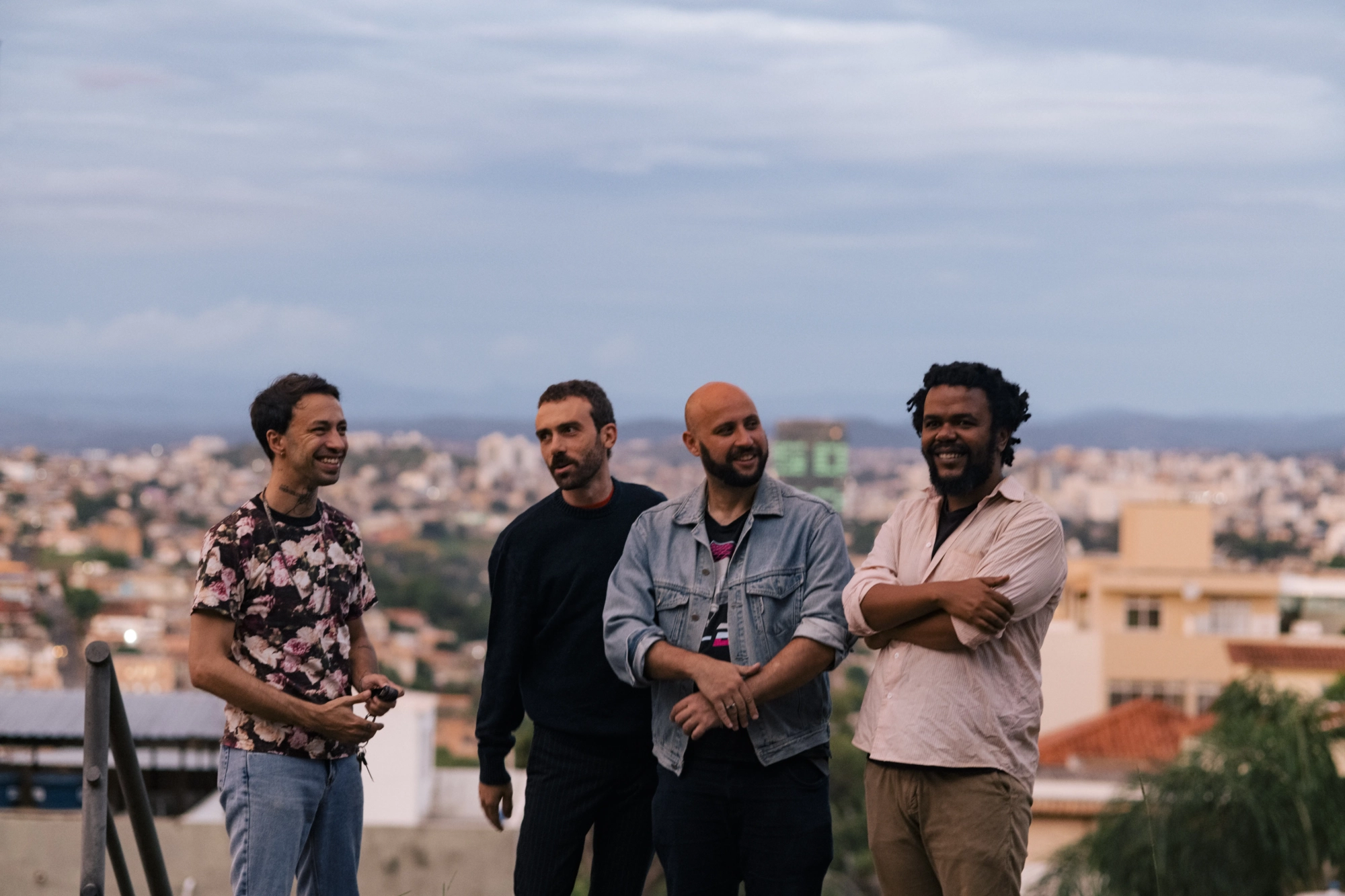 Em novo álbum, Lupe de Lupe elege quatro formas para falar de amor ...