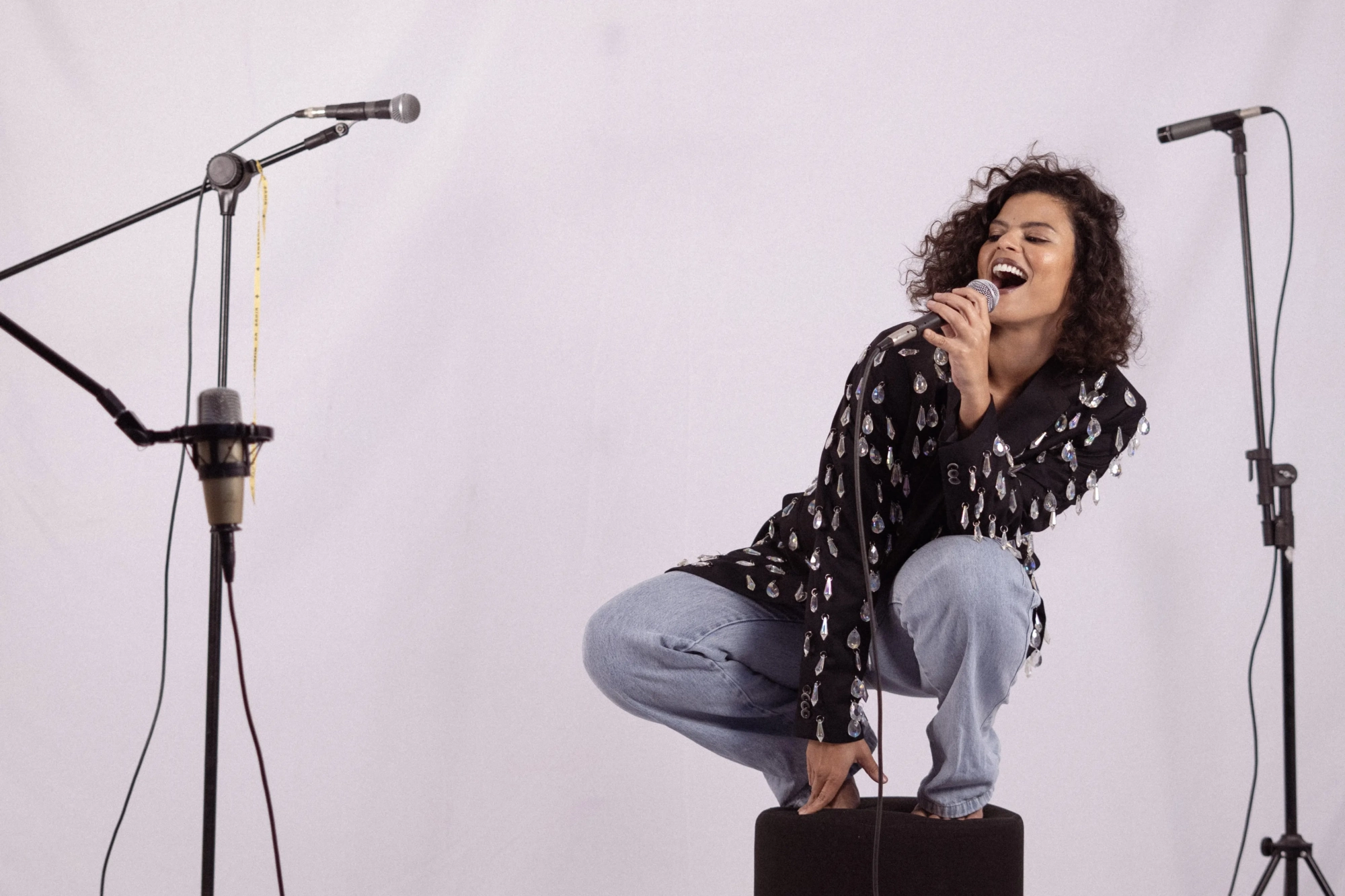 Dos virais à música autoral, Amanda Magalhães dá start em nova fase da ...