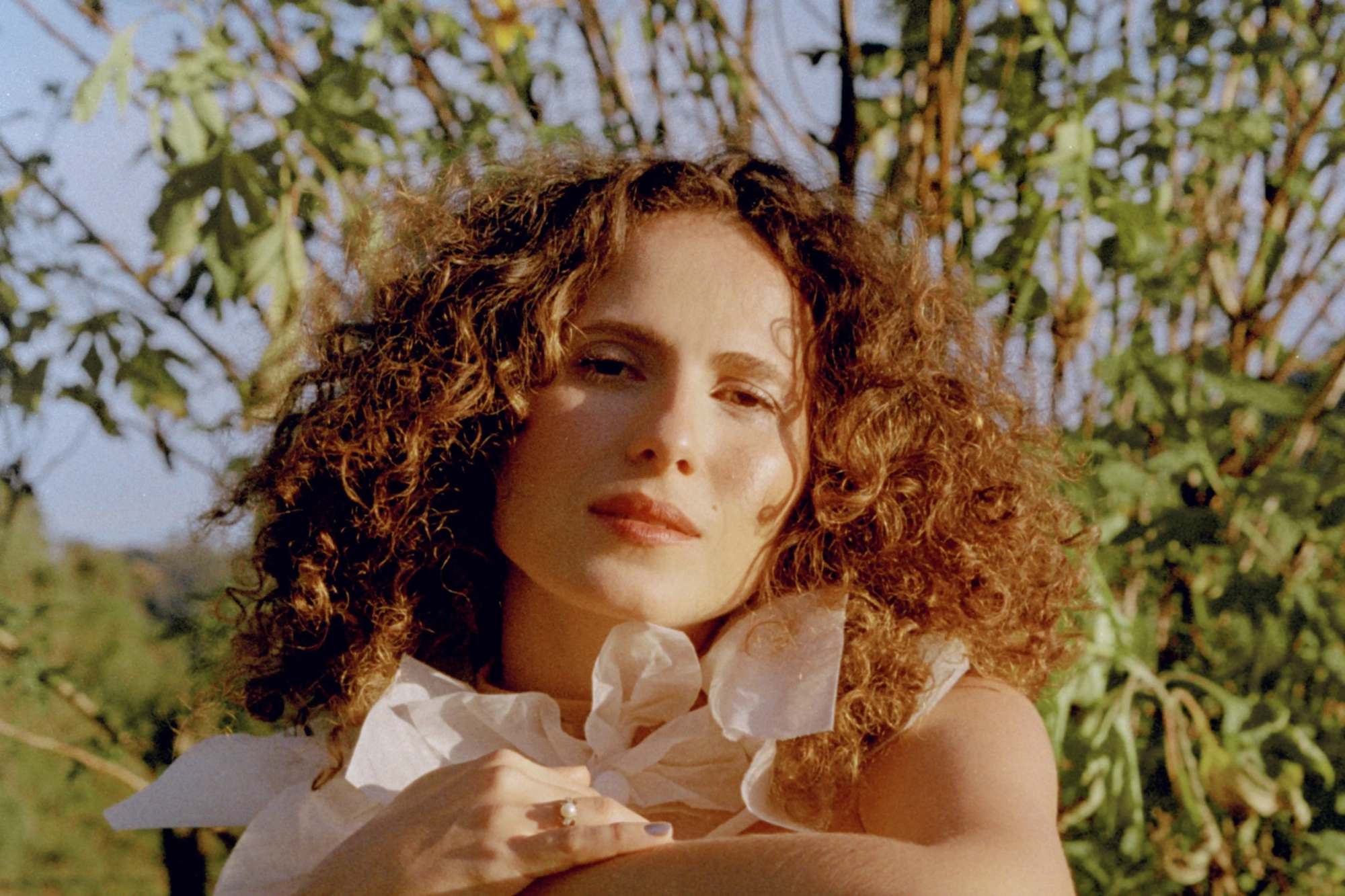 Luíza Boê lança álbum permeado por sonhos e parcerias com Jeneci e ...