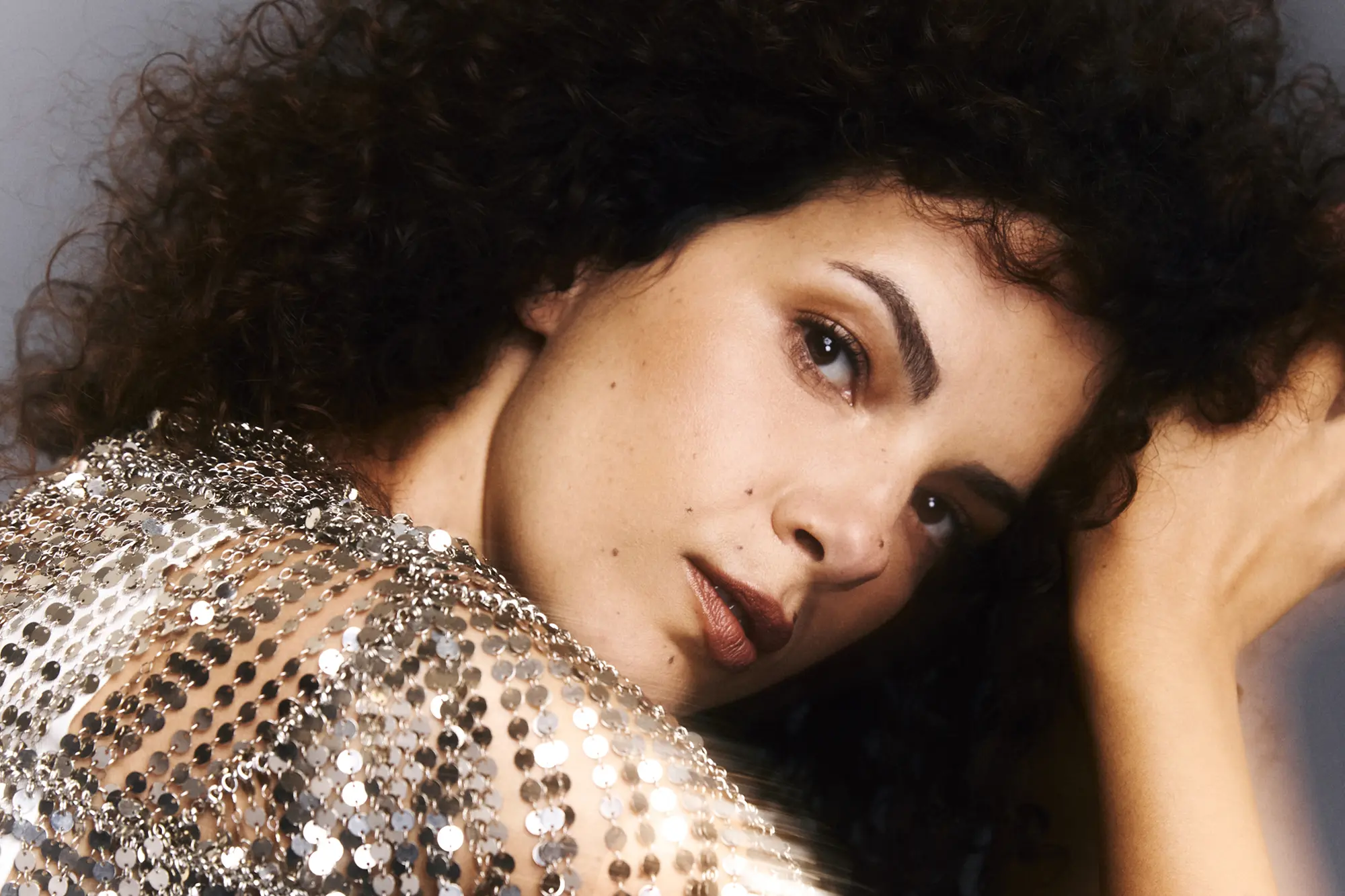 Discoteca Básica: Céu elege 5 discos definidores para seu álbum de ...